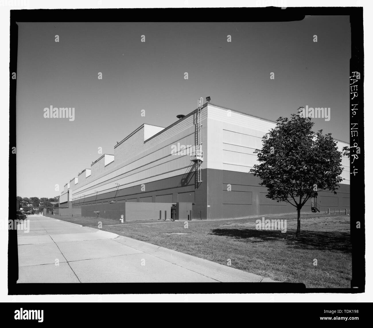 OBLIQUE VIEW OF THE WEST FACADE OF THE WING ASSEMBLY ANNEX OF THE ...