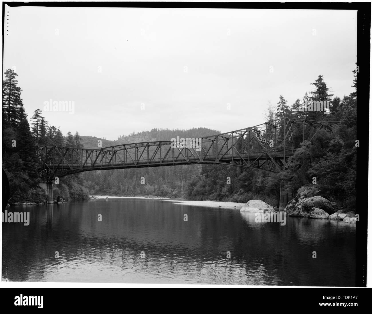 OBLIQUE VIEW OF UPSTREAM ELEVATION, LOOKING NORTH - Smith River Bridge ...
