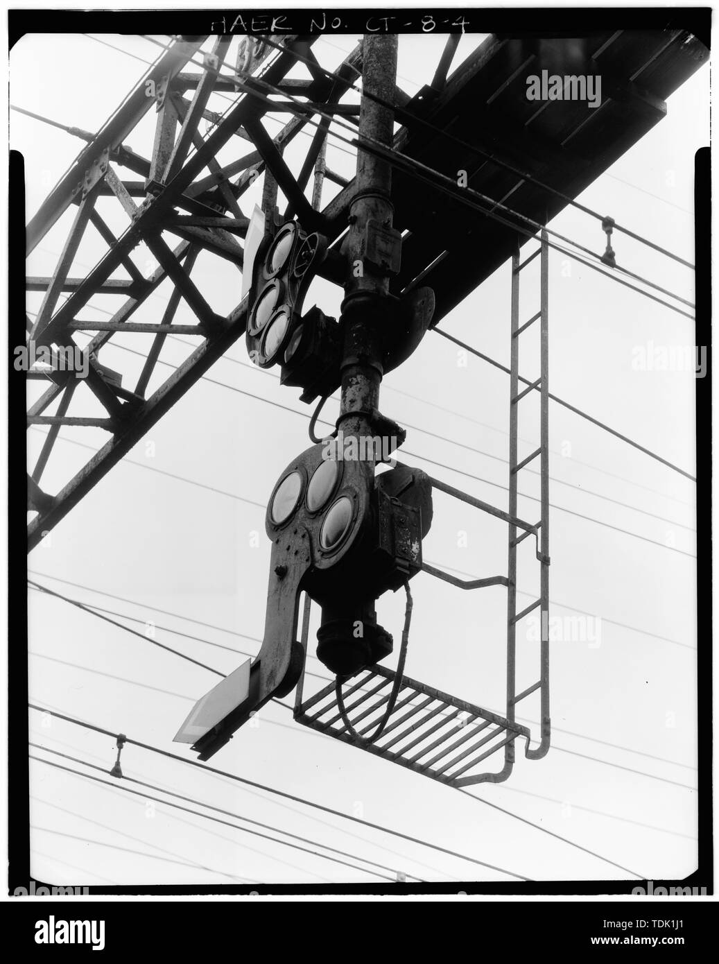 OBLIQUE VIEW, AUTOMATIC BLOCK SIGNAL, EASTBOUND ON CATENARY BRIDGE 486 ...