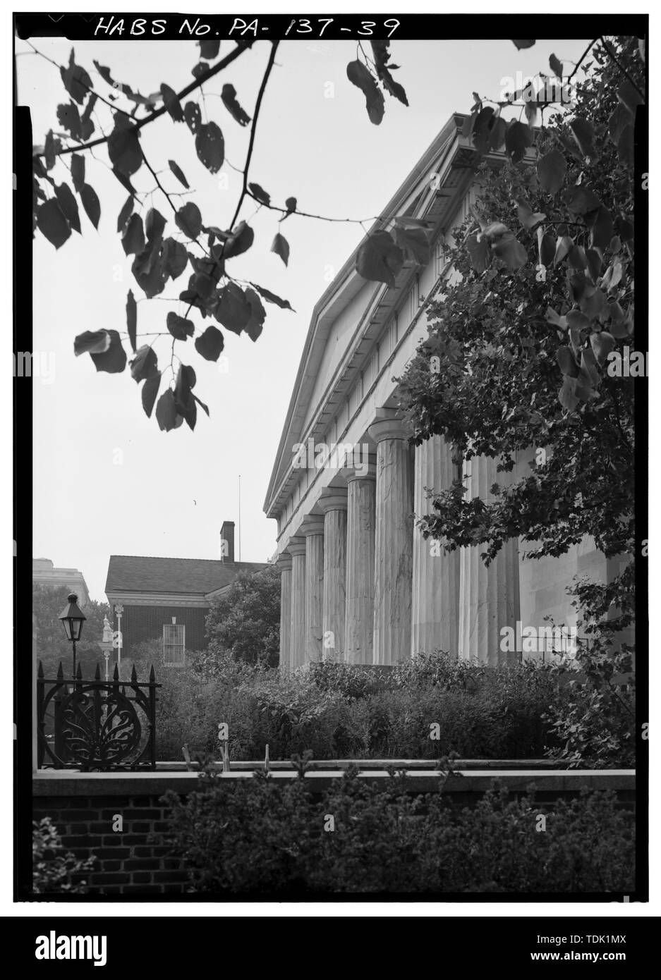 Second bank chestnut street hi-res stock photography and images - Alamy
