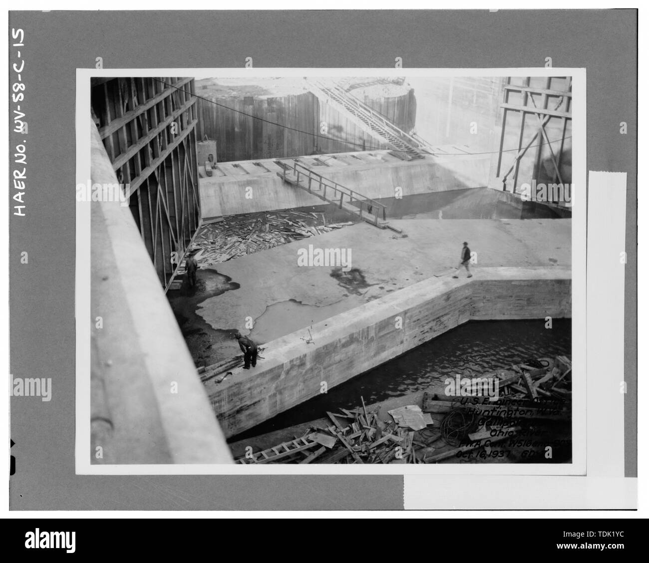 Gate construction Black and White Stock Photos & Images - Alamy