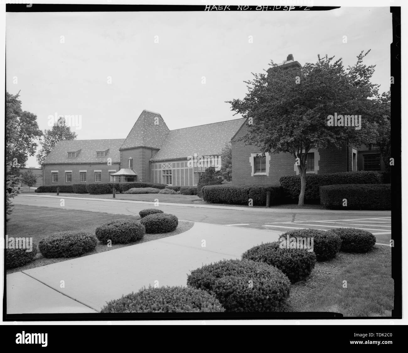 OFFICERS' CLUB, SOUTH FRONT, SOUTHEAST CORNER. - Wright-Patterson Air ...