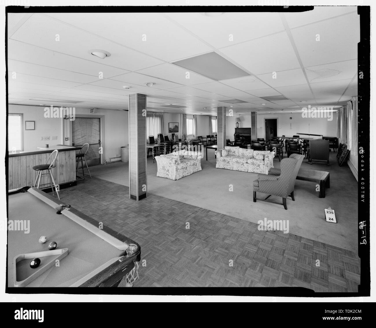 OFFICERS' WARD ROOM, LOOKING NORTHWEST. - U.S. Coast Guard Air Station ...