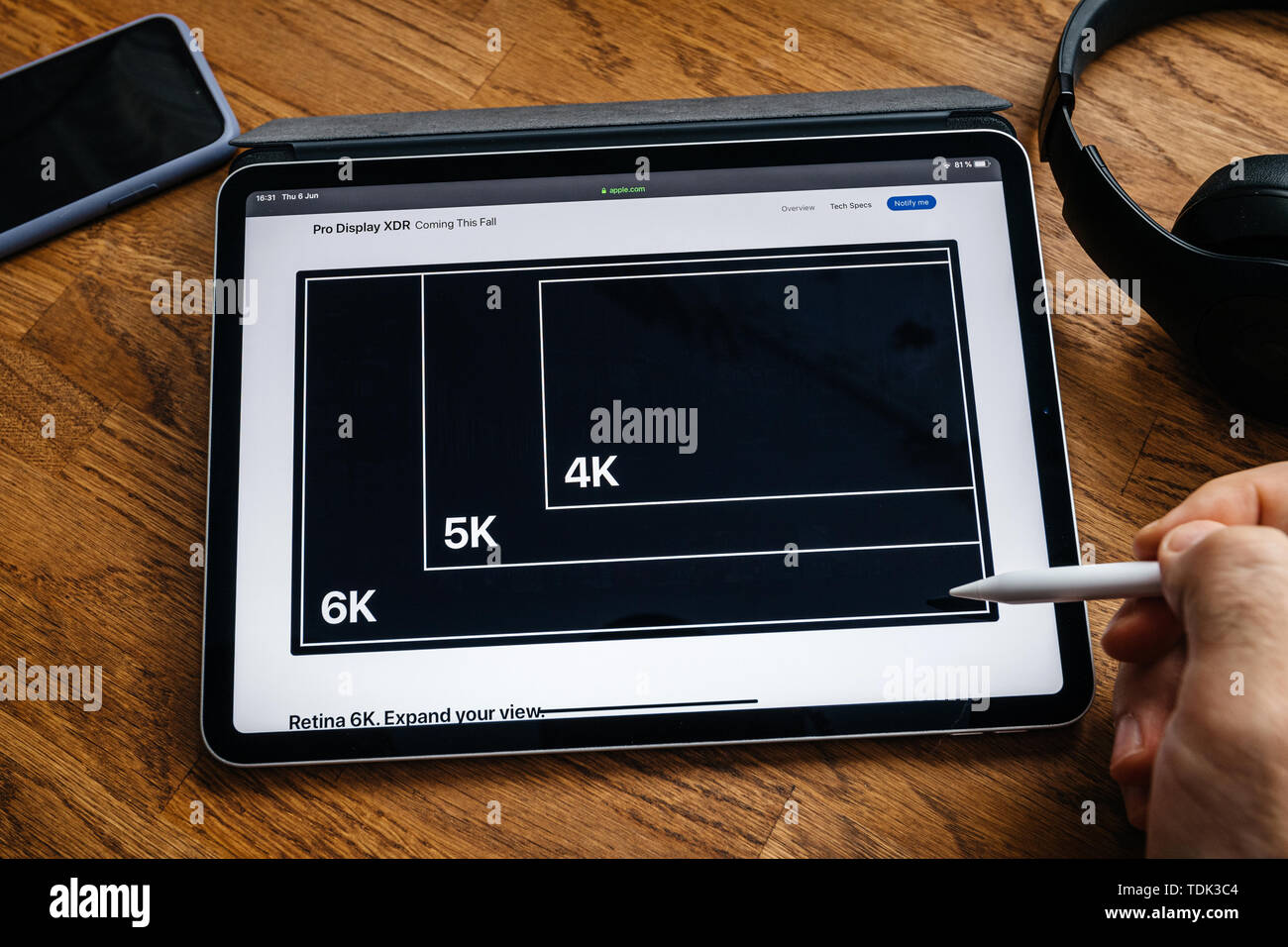 Xdr display hi-res stock photography and images - Alamy