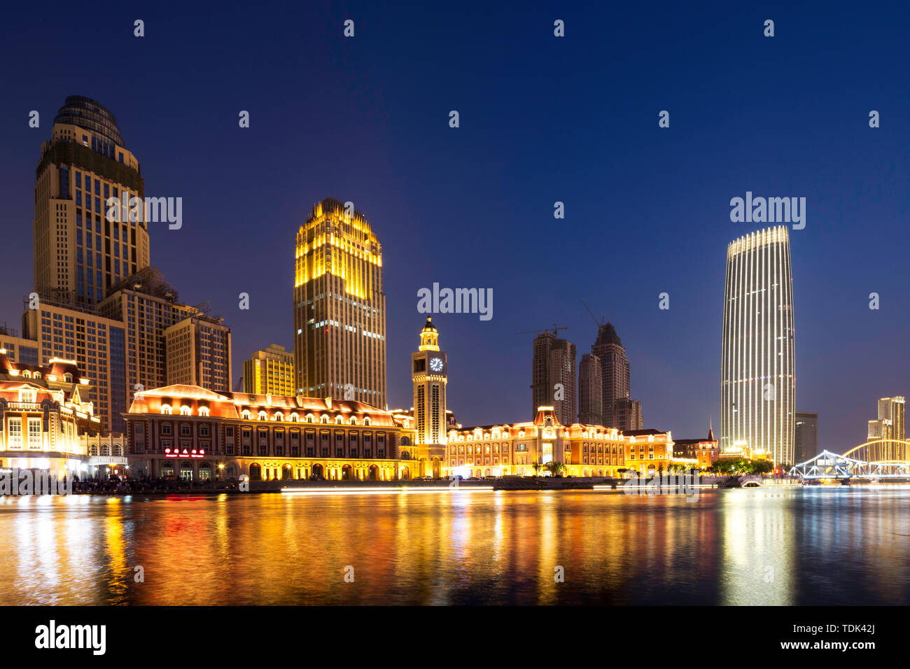 Modern photography at riverbank Stock Photo - Alamy
