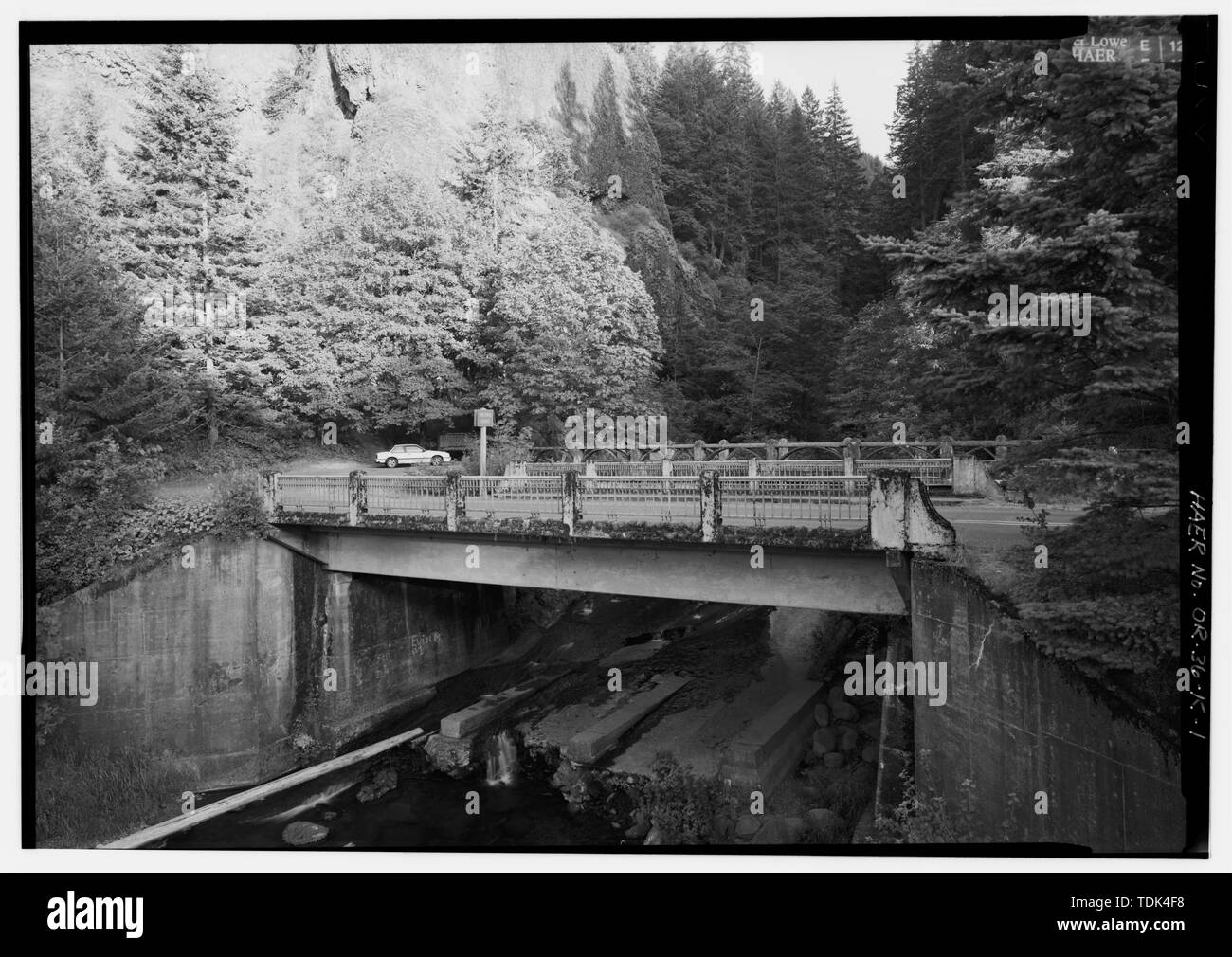 ONEONTA GORGE CREEK BRIDGE, VIEW LOOKING SOUTH. OLD BRIDGE IN ...