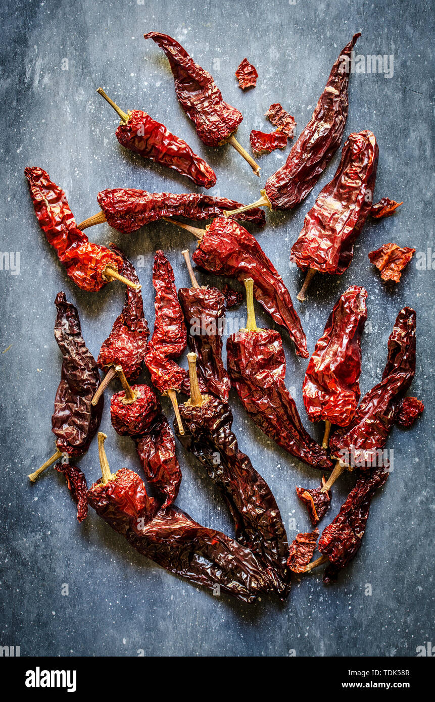 Dried peppers Peperoni Cruschi Stock Photo - Alamy