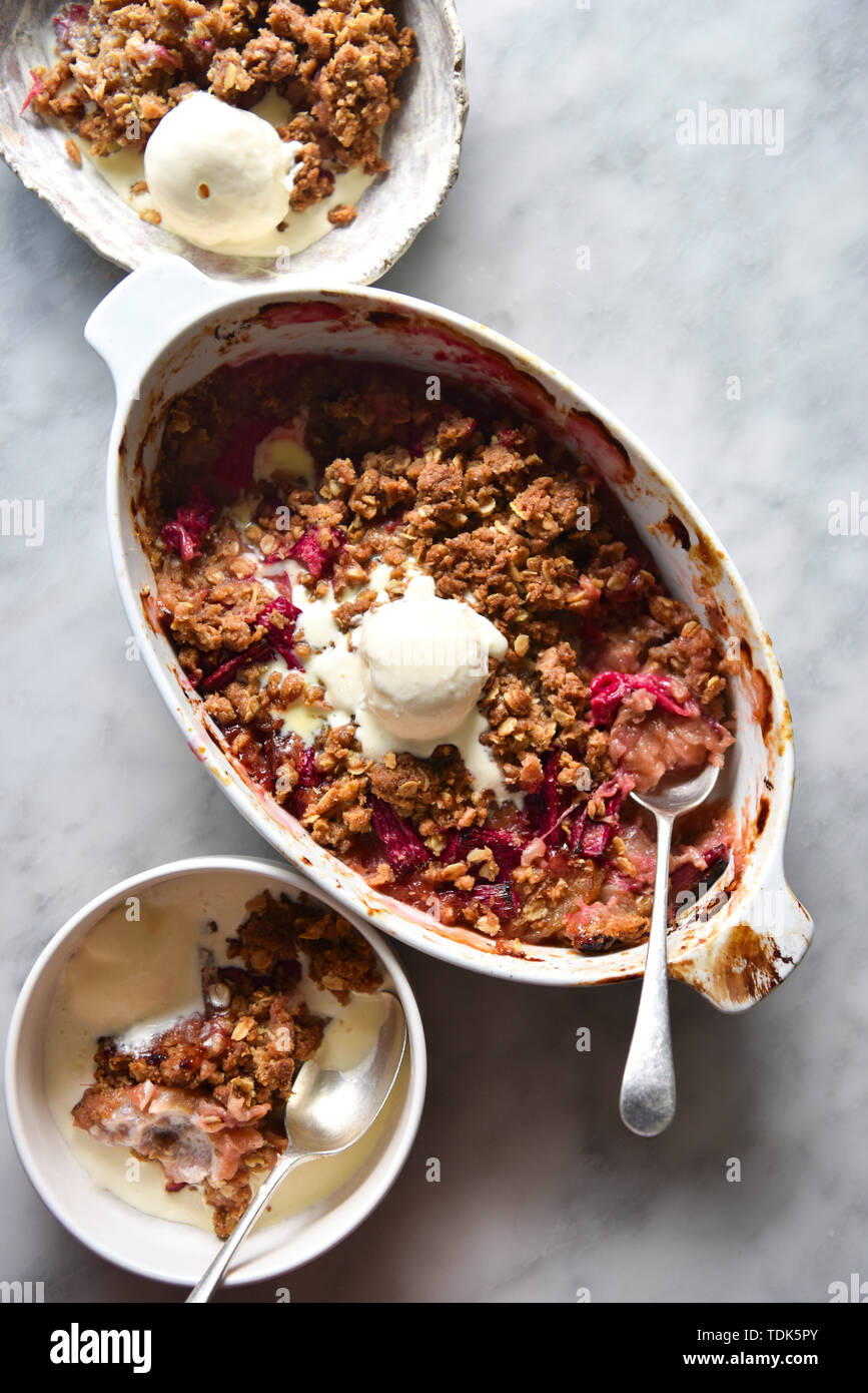 Apple Rhubarb Crumble Stock Photo - Alamy