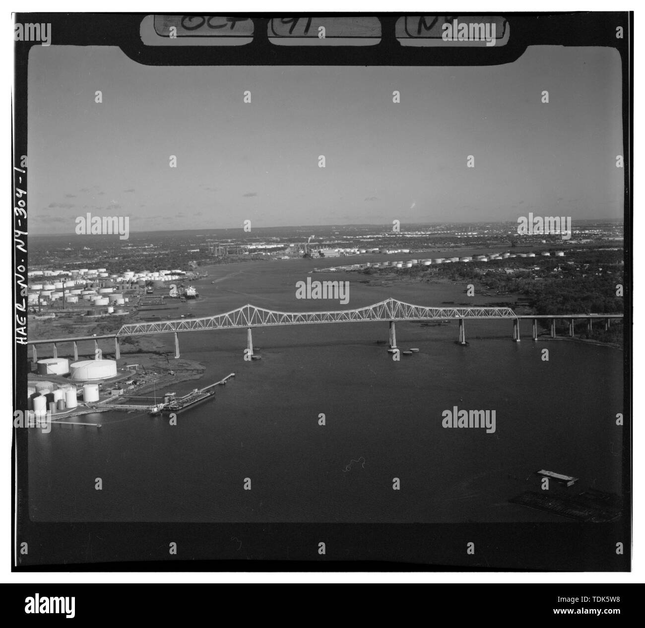 Outerbridge crossing staten island hi-res stock photography and images ...