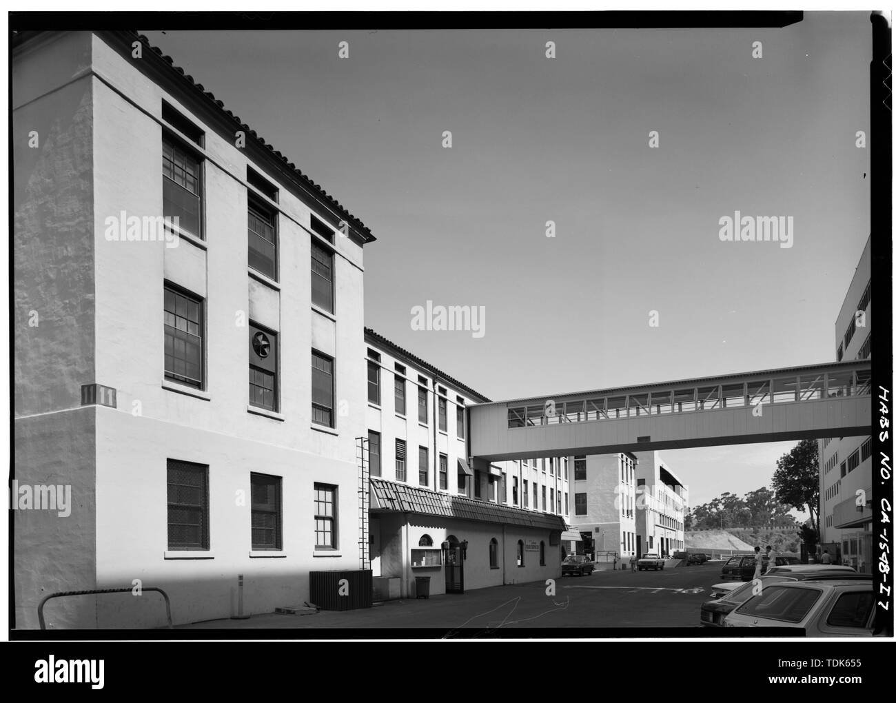 Hospital complex buildings Black and White Stock Photos & Images - Alamy