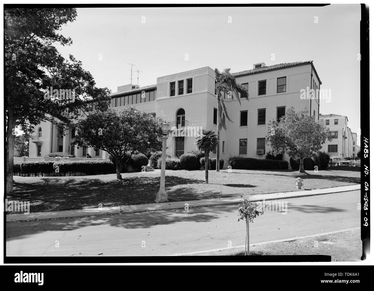 OVERALL SOUTH SIDE FROM RIGHT - U.S. Naval Hospital, Corps Barracks ...