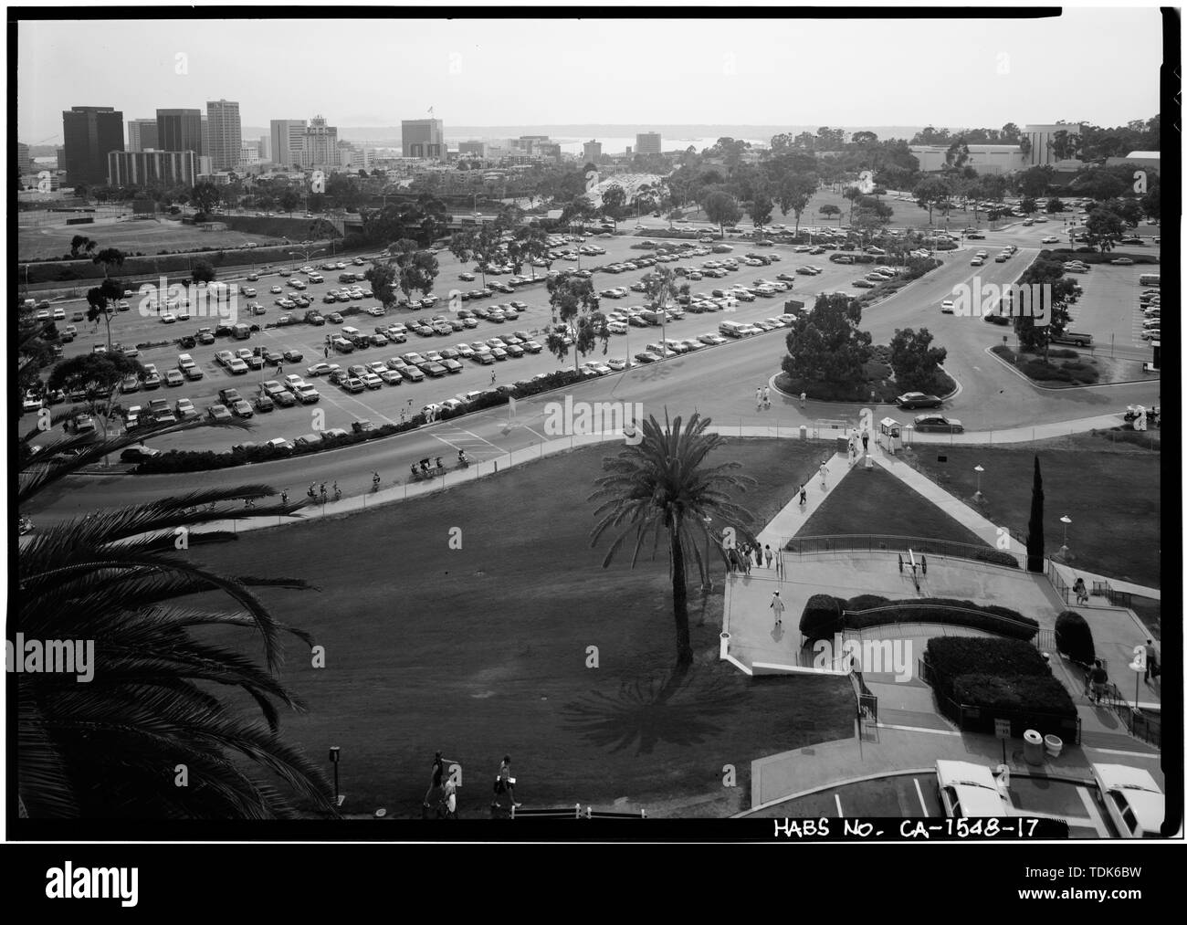 OVERALL VIEW FROM BUILDING 1 ROOF LOOKING WEST - U.S. Naval Hospital ...