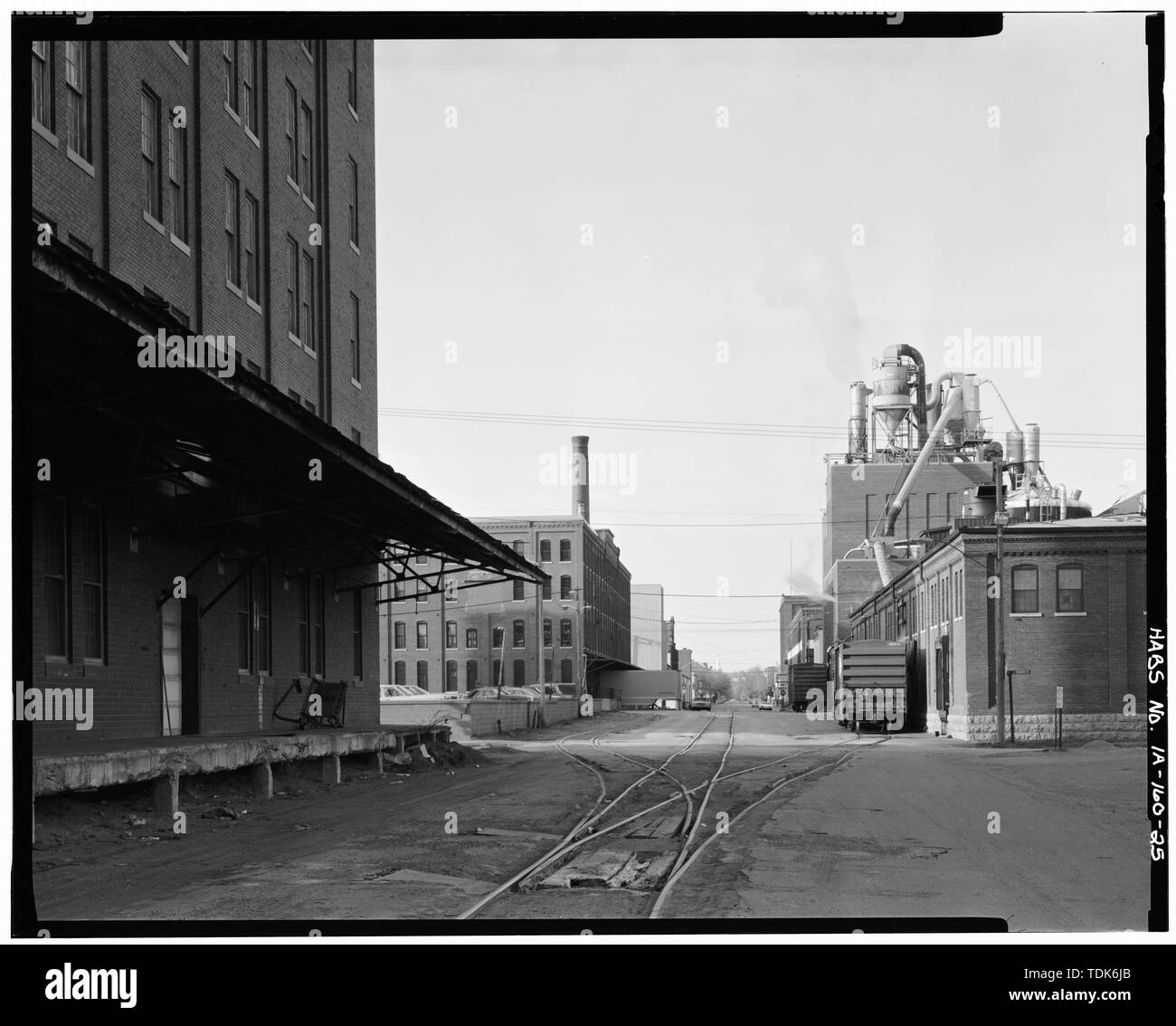 Showing industrial buildings Black and White Stock Photos & Images - Alamy