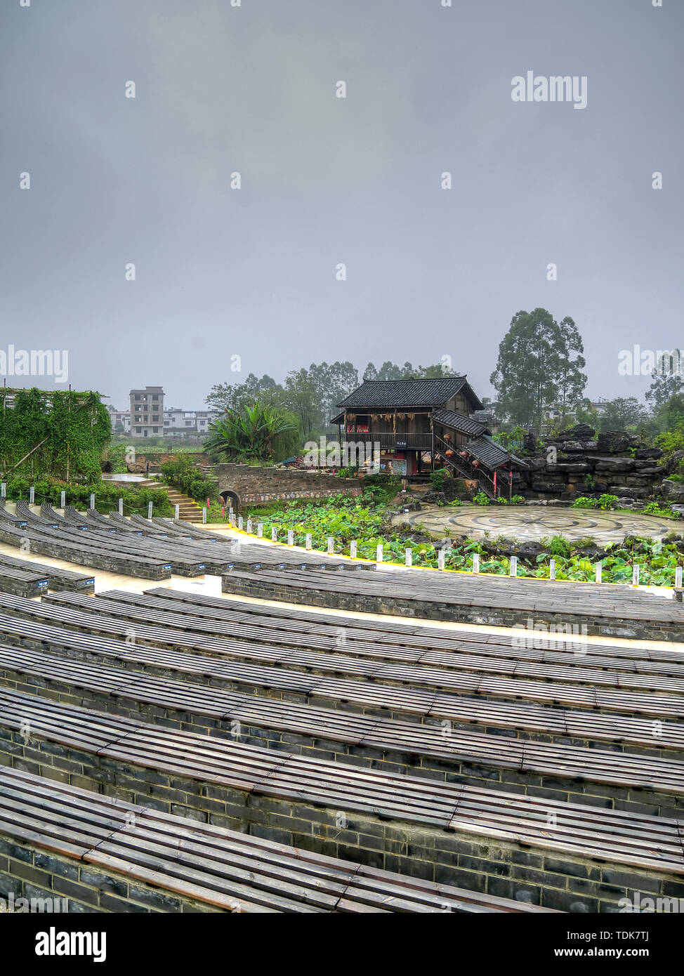 Guilin Dong Xi Water Villa Water Stage Stock Photo - Alamy
