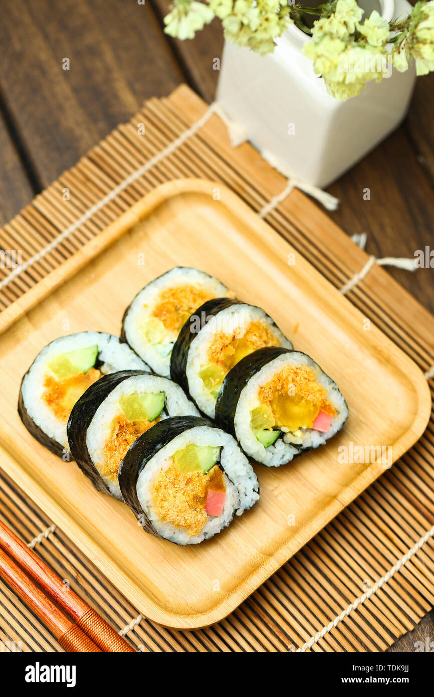 Korean Laver rice in bamboo plate Stock Photo - Alamy