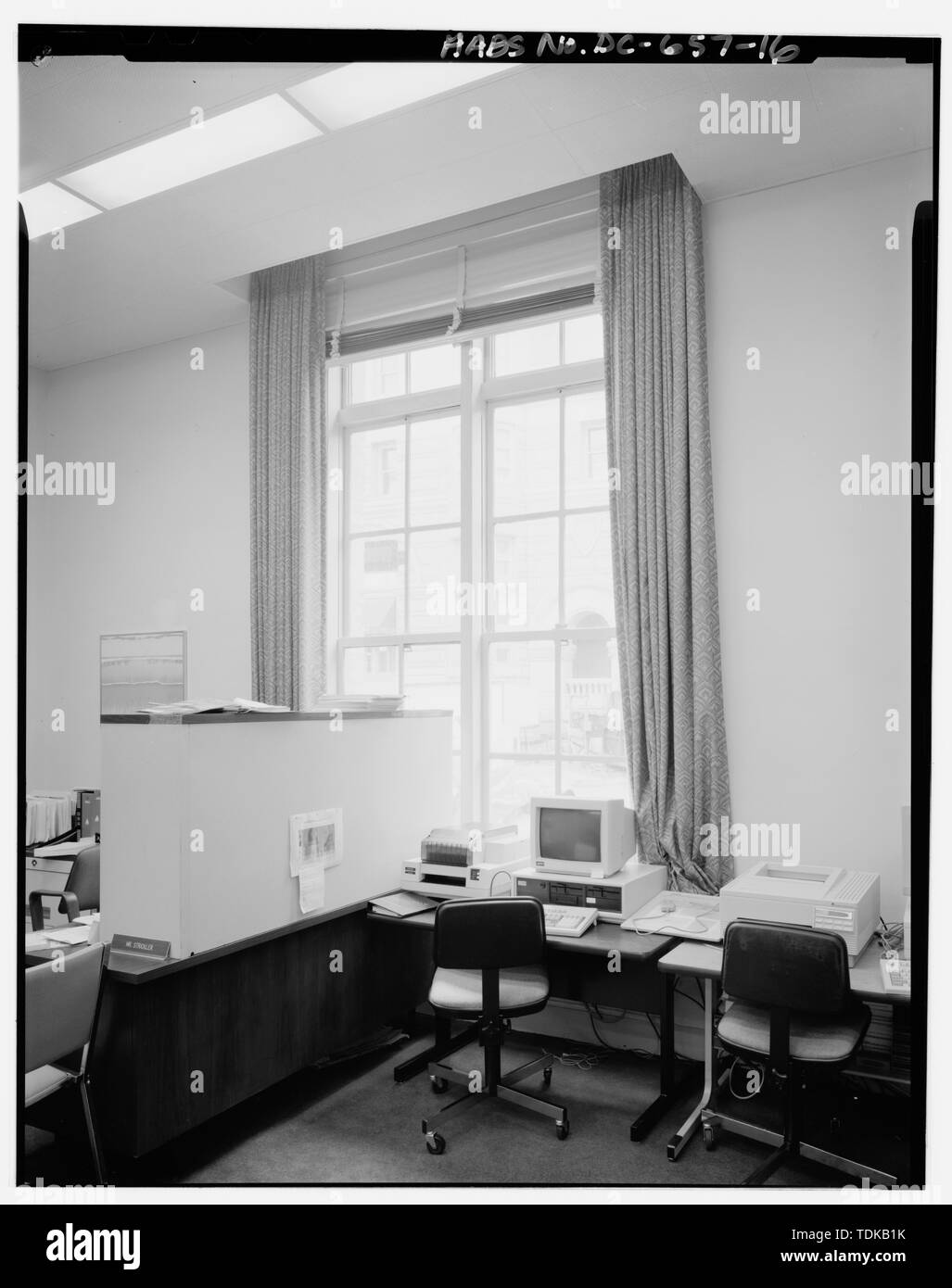 1111 constitution avenue northwest hi-res stock photography and images ...