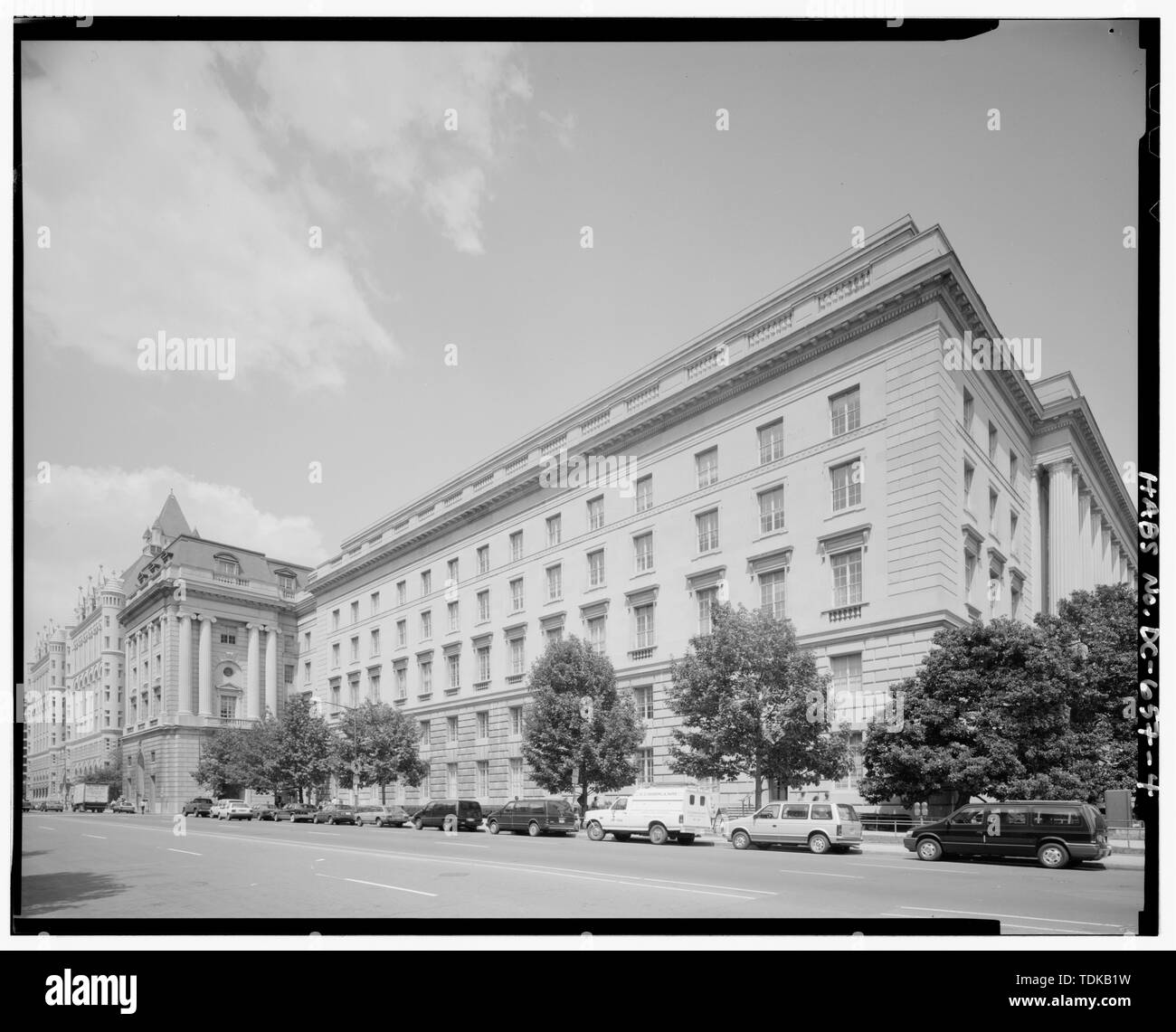 1111 constitution avenue northwest hi-res stock photography and images ...