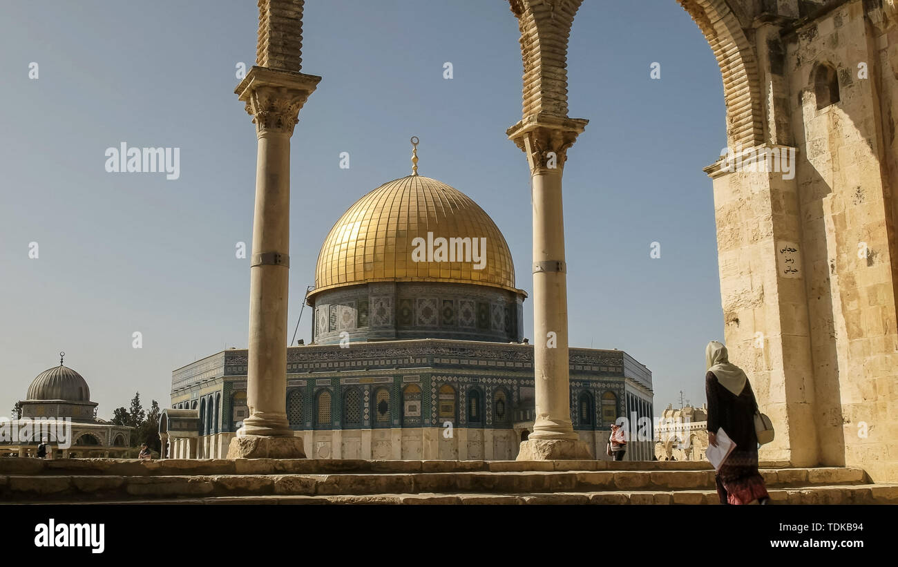 Temple steps jerusalem hi-res stock photography and images - Alamy