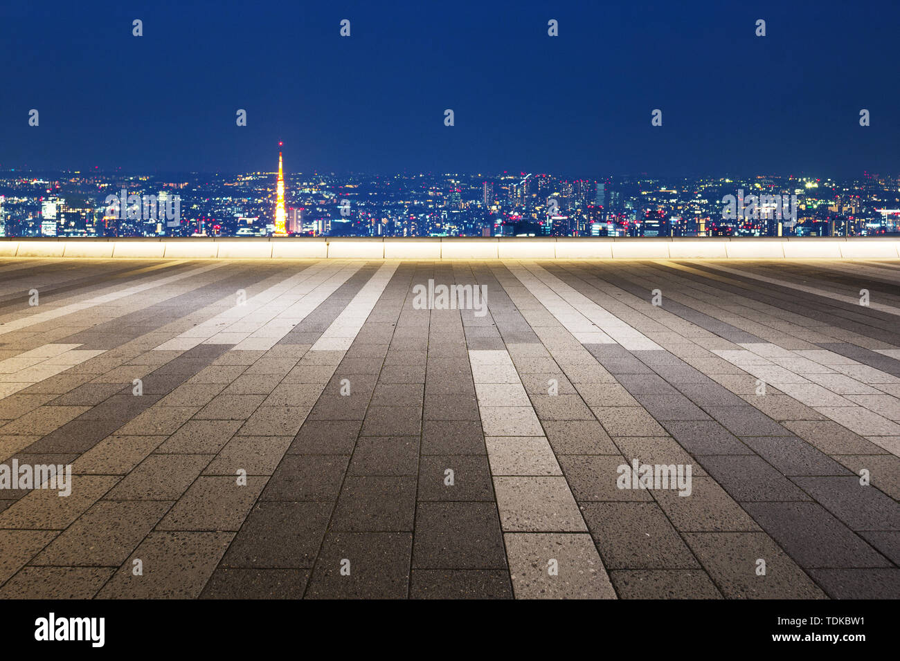 empty floor with cityscape of tokyo at night Stock Photo - Alamy