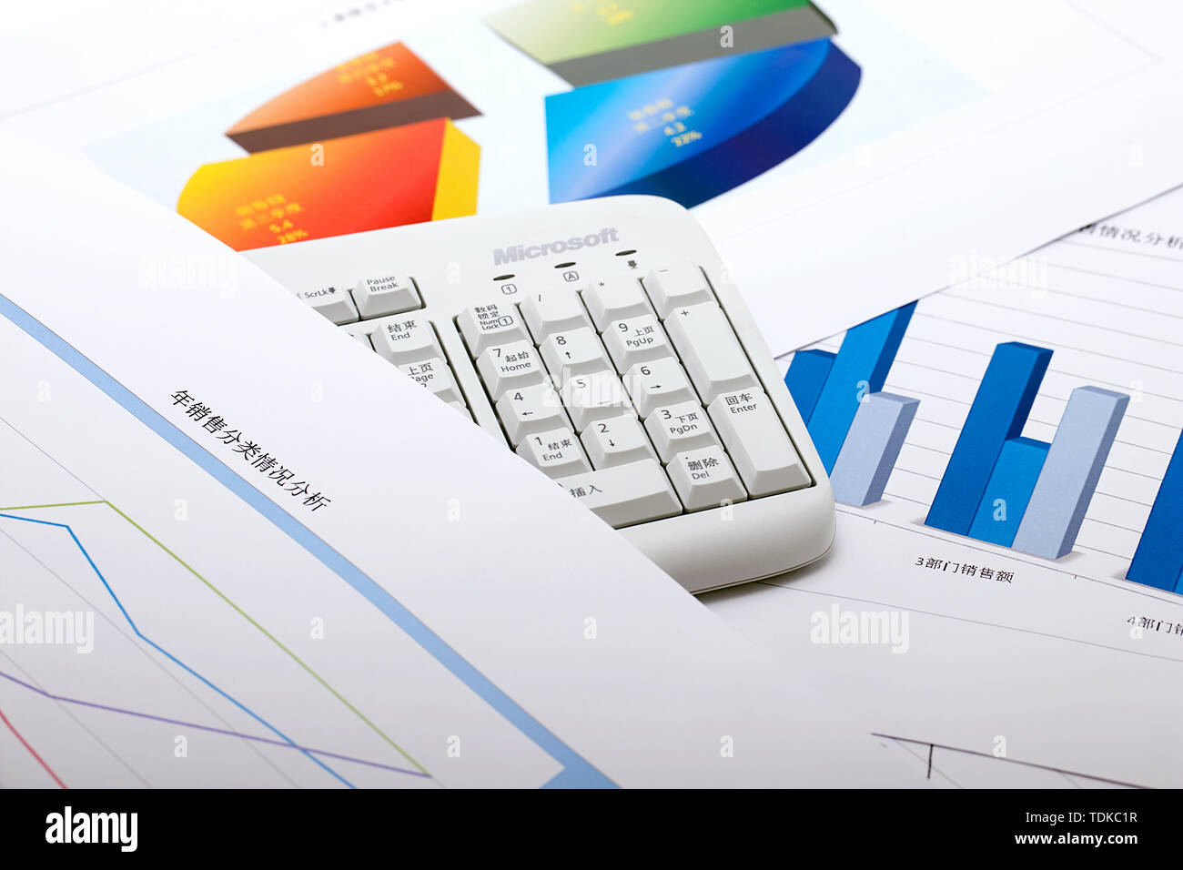 Data chart numbers horizontal hi-res stock photography and images - Alamy