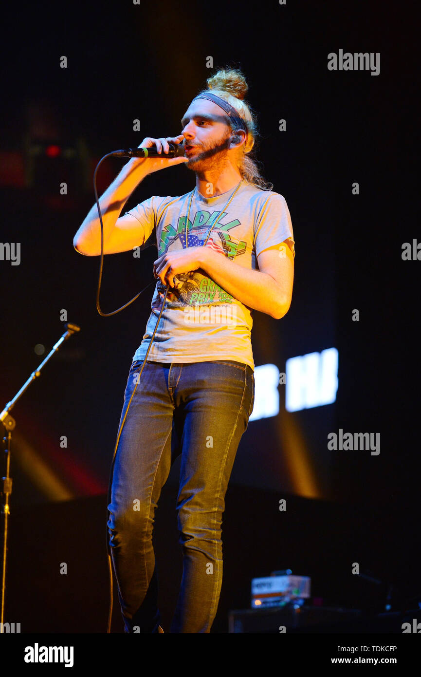 Punch bear hi-res stock photography and images - Alamy