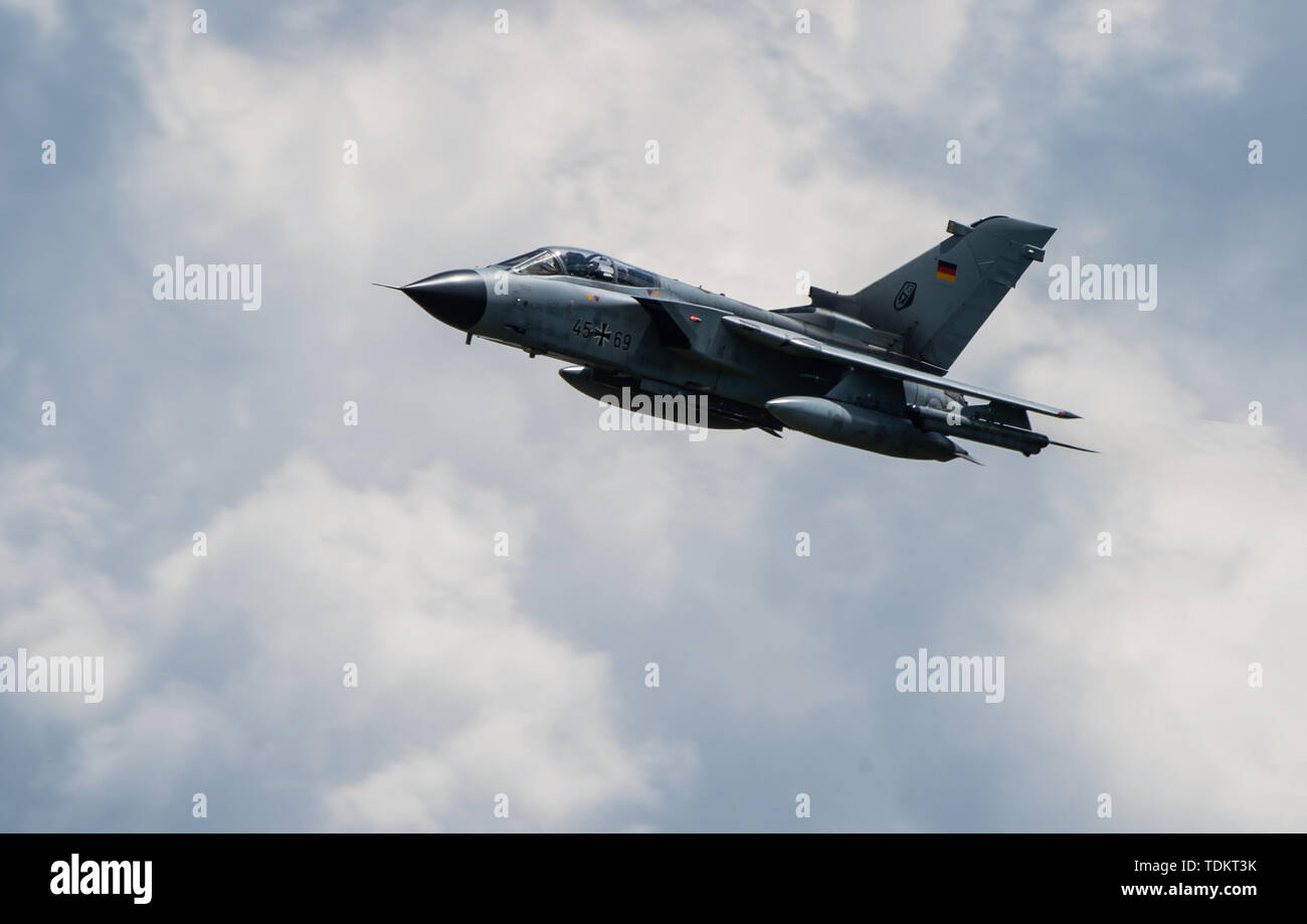 Panavia pa 200 tornado hi-res stock photography and images - Alamy