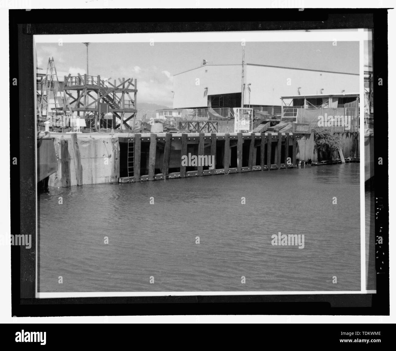 Caisson in dock hi-res stock photography and images - Alamy