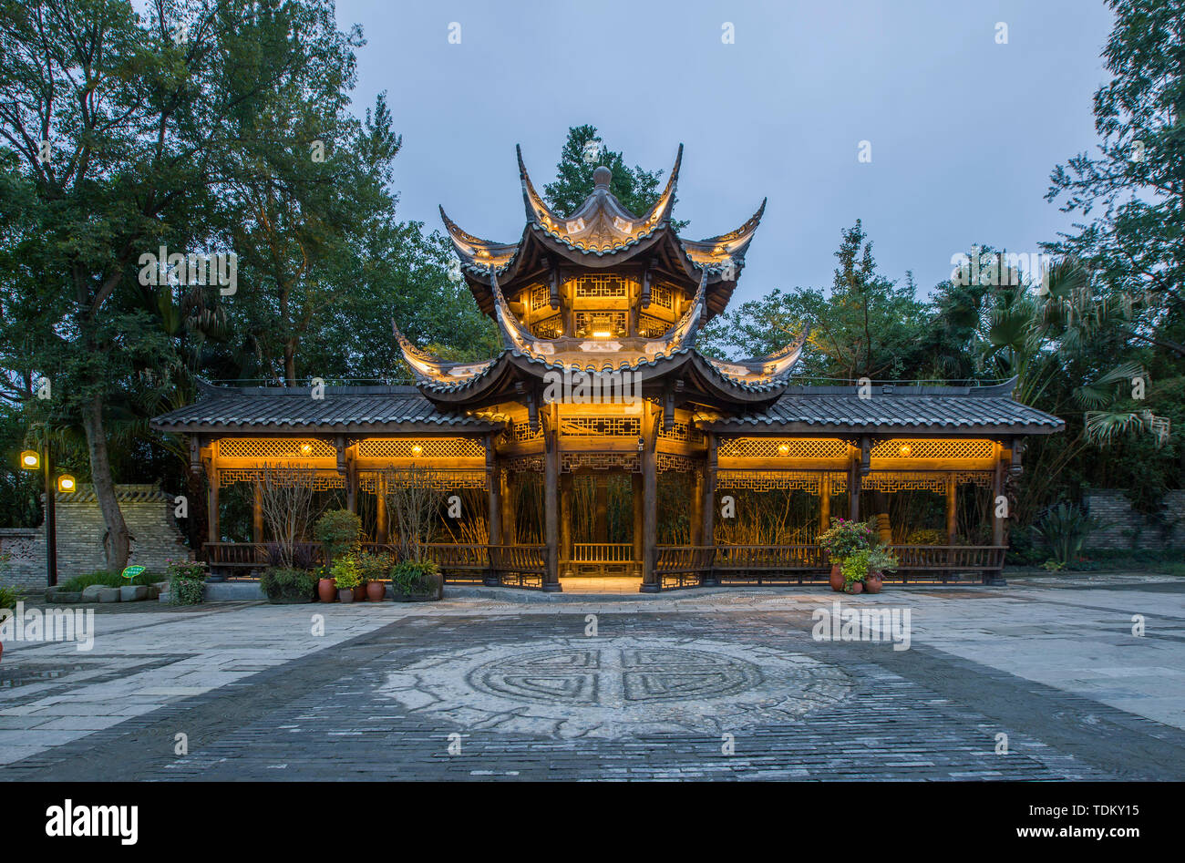 Sichuan chengdu shuangliu night scenic scenic attractions huanglongxi ...