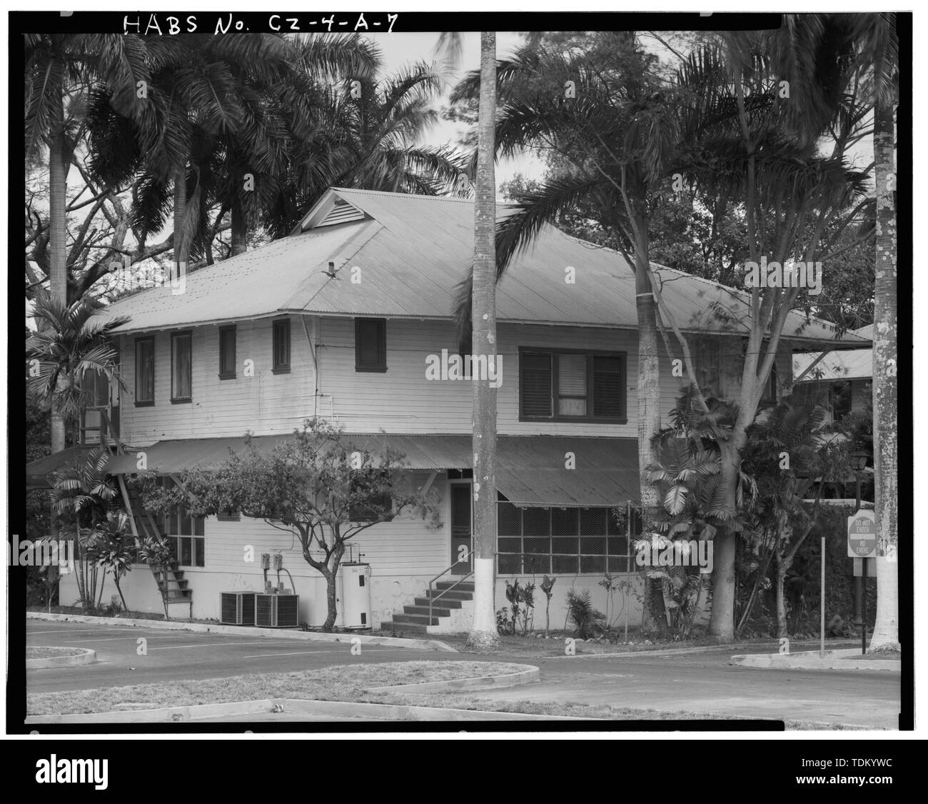 Oblique view of south and east sides, facing northwest. - Quarry ...
