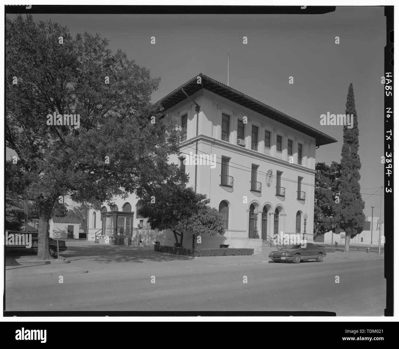 Oblique view of southwest and northwest sides - Del Rio Federal ...