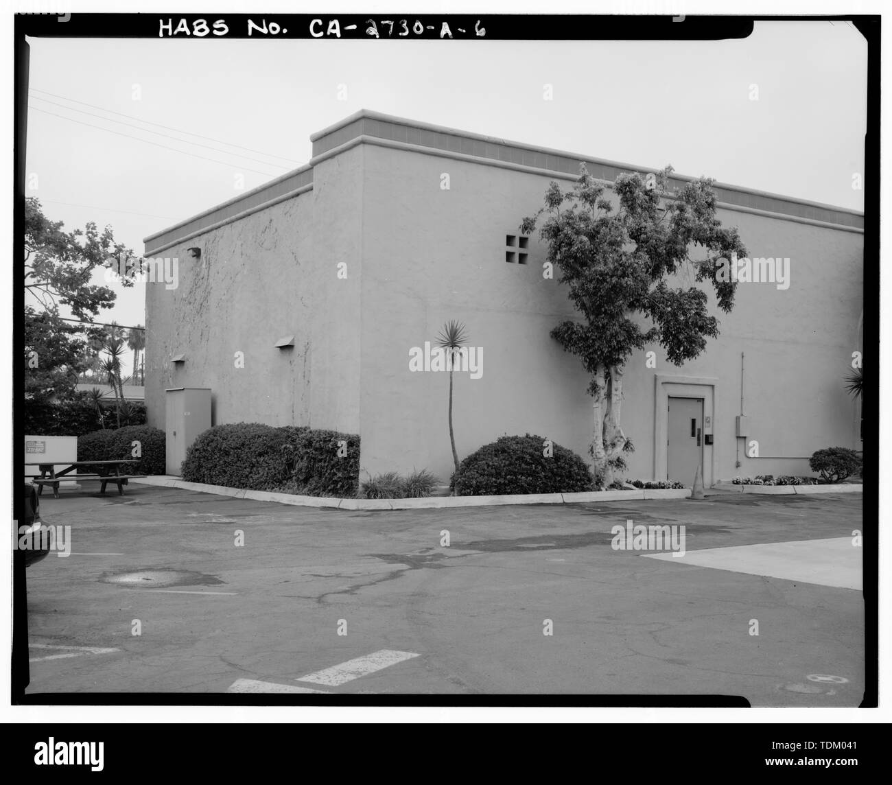Oblique view of the north wall and north end of west wall. - CALTRANS ...