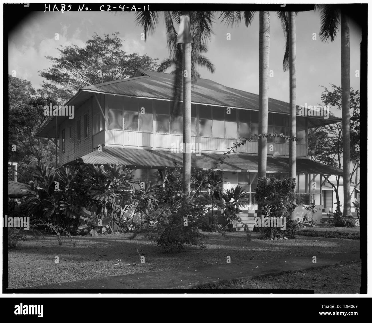 Oblique view of west and north sides, facing southeast. - Quarry ...