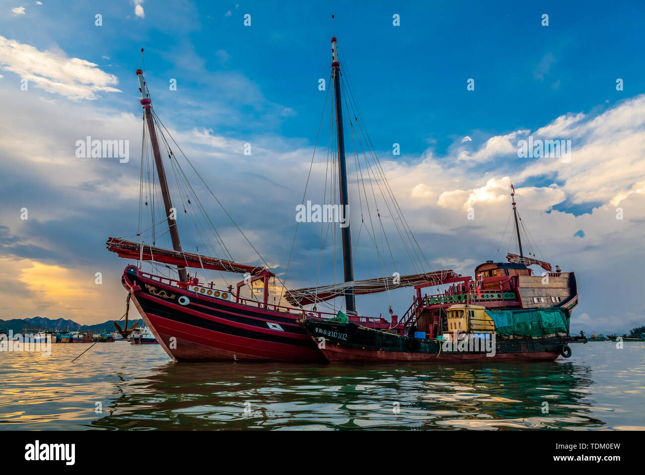 Dongping town hi-res stock photography and images - Alamy