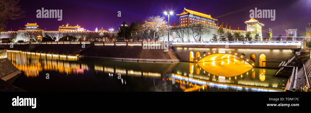 Night view of Xi'an city wall Stock Photo - Alamy