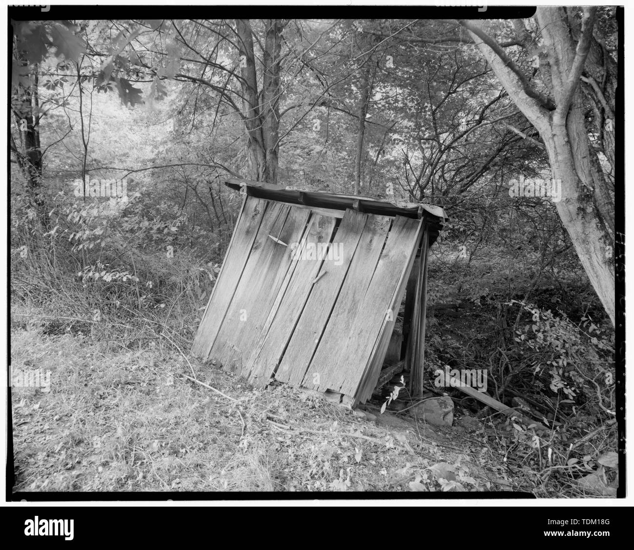 Outhouse, south elevation - Trump-Lilly Farm, Hinton, Summers County ...