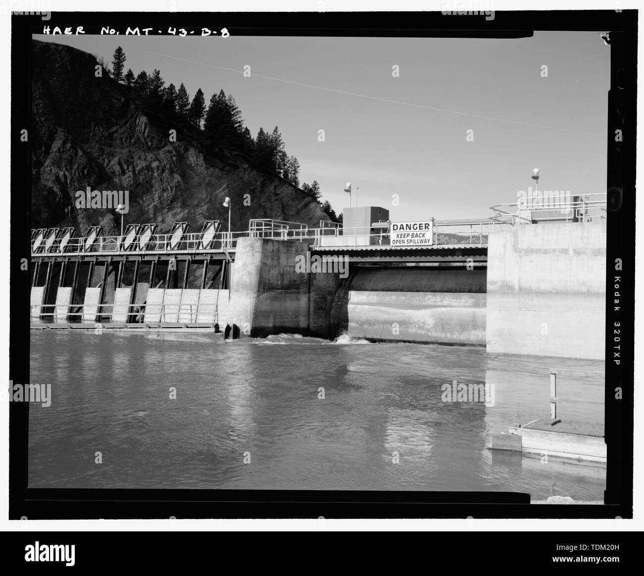 Overflow gate hi-res stock photography and images - Alamy