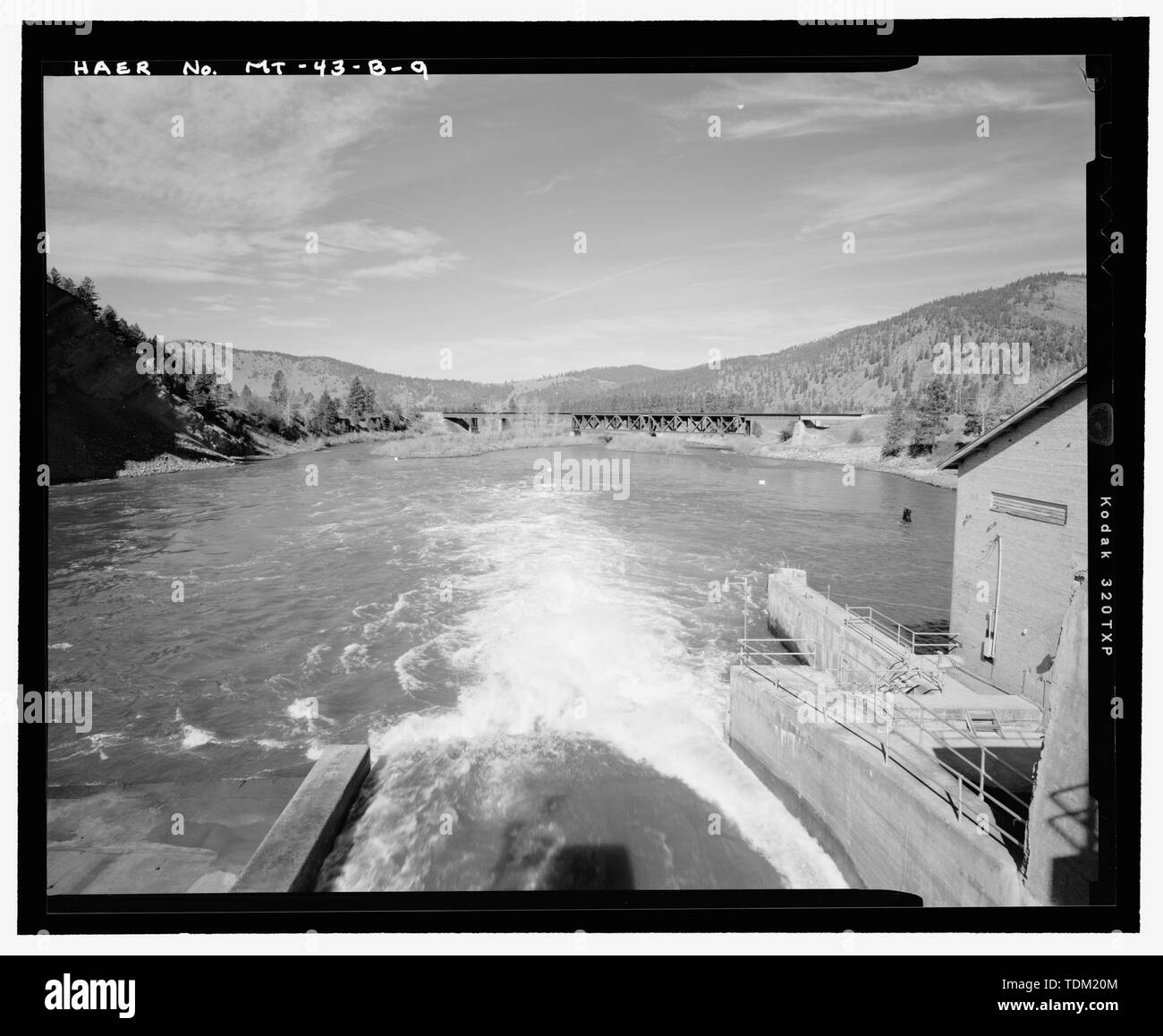 Overflow gate hi-res stock photography and images - Alamy