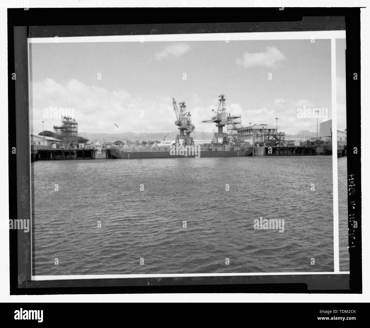Overview of Piers O-2 and O-3, Dry Dock No. 4 Caisson between piers - U ...