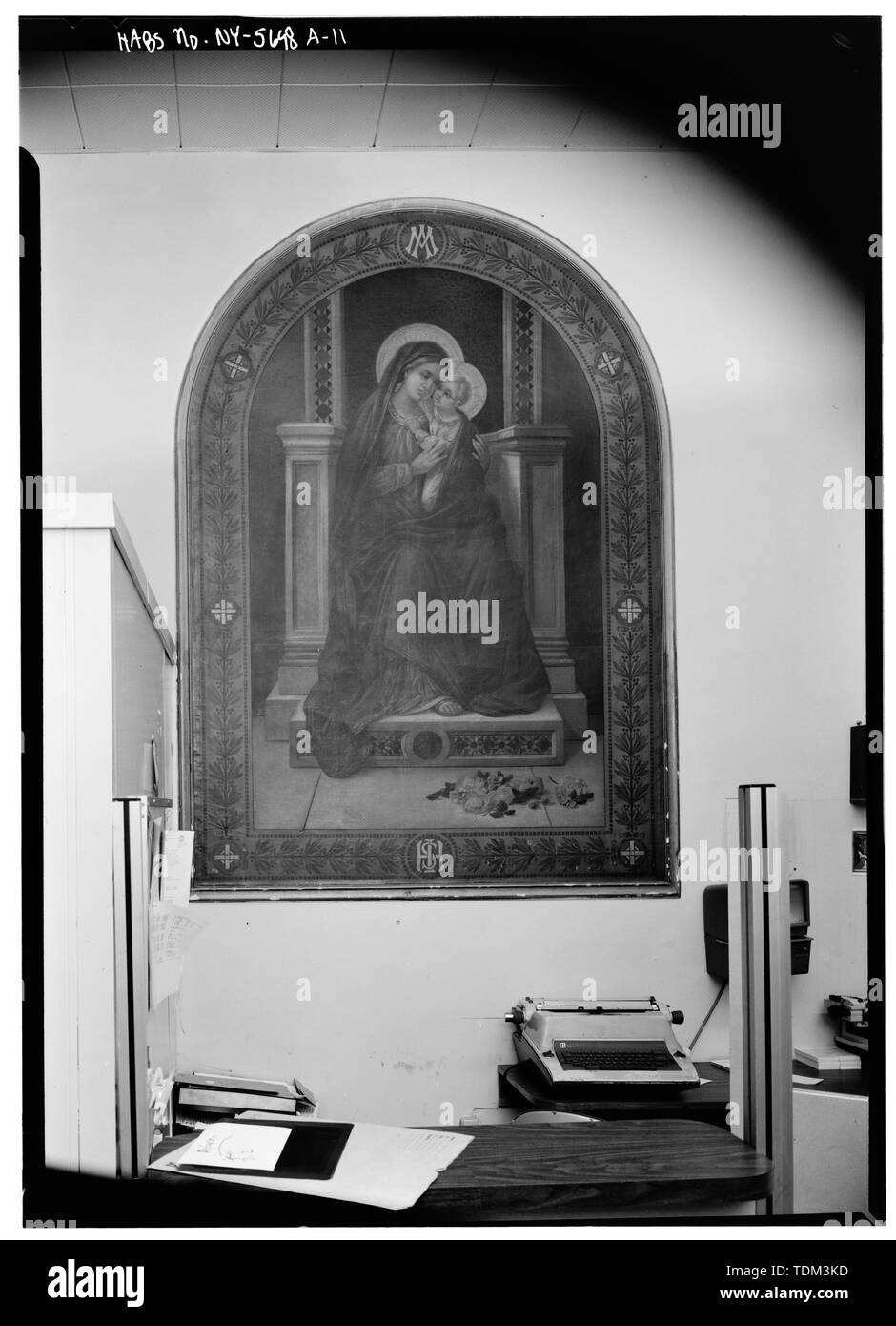 Community painting building Black and White Stock Photos & Images - Alamy