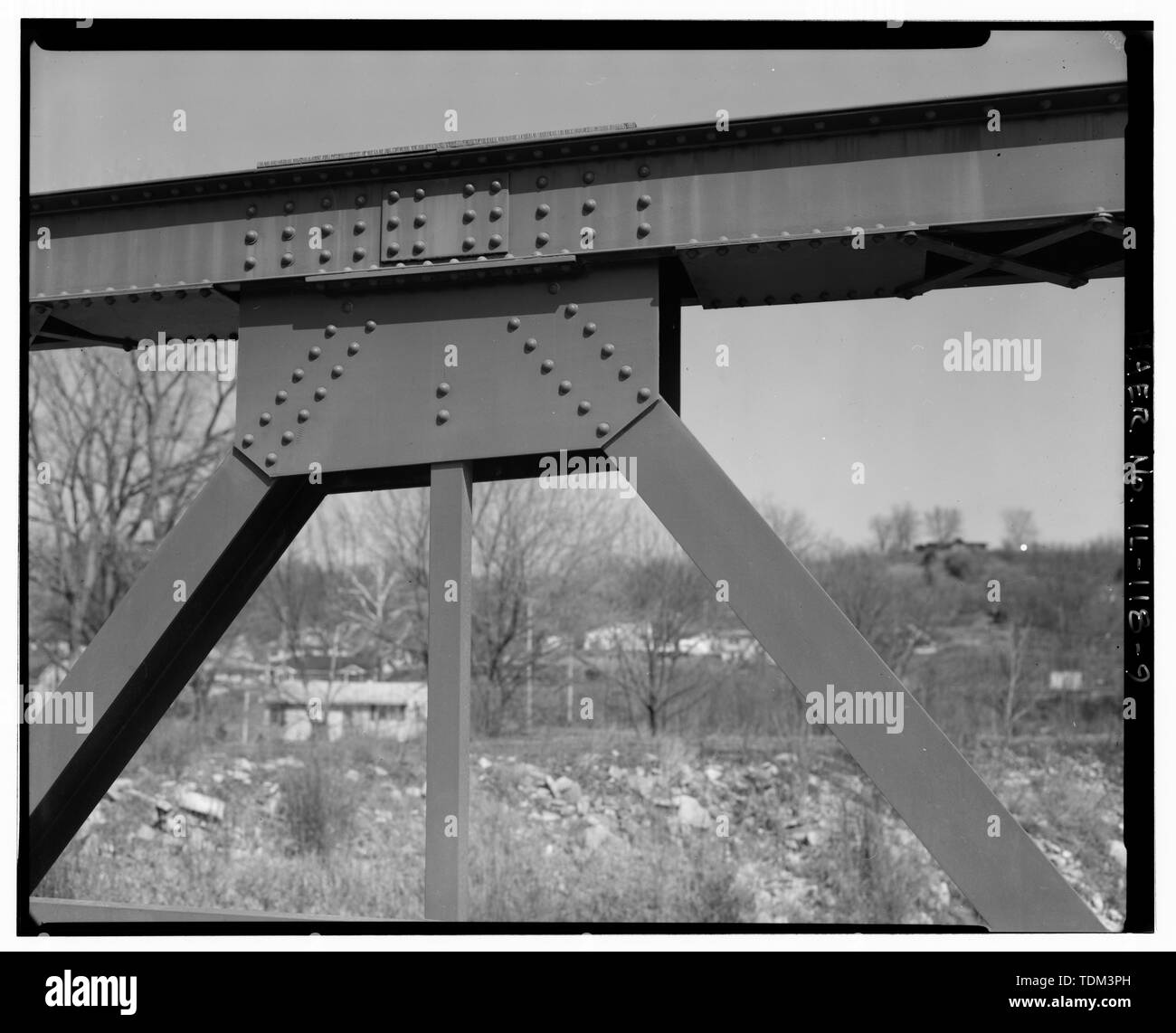 PANEL POINT, UPPER CHORD, NORTH TRUSS INTERIOR - Hill Creek Bridge ...