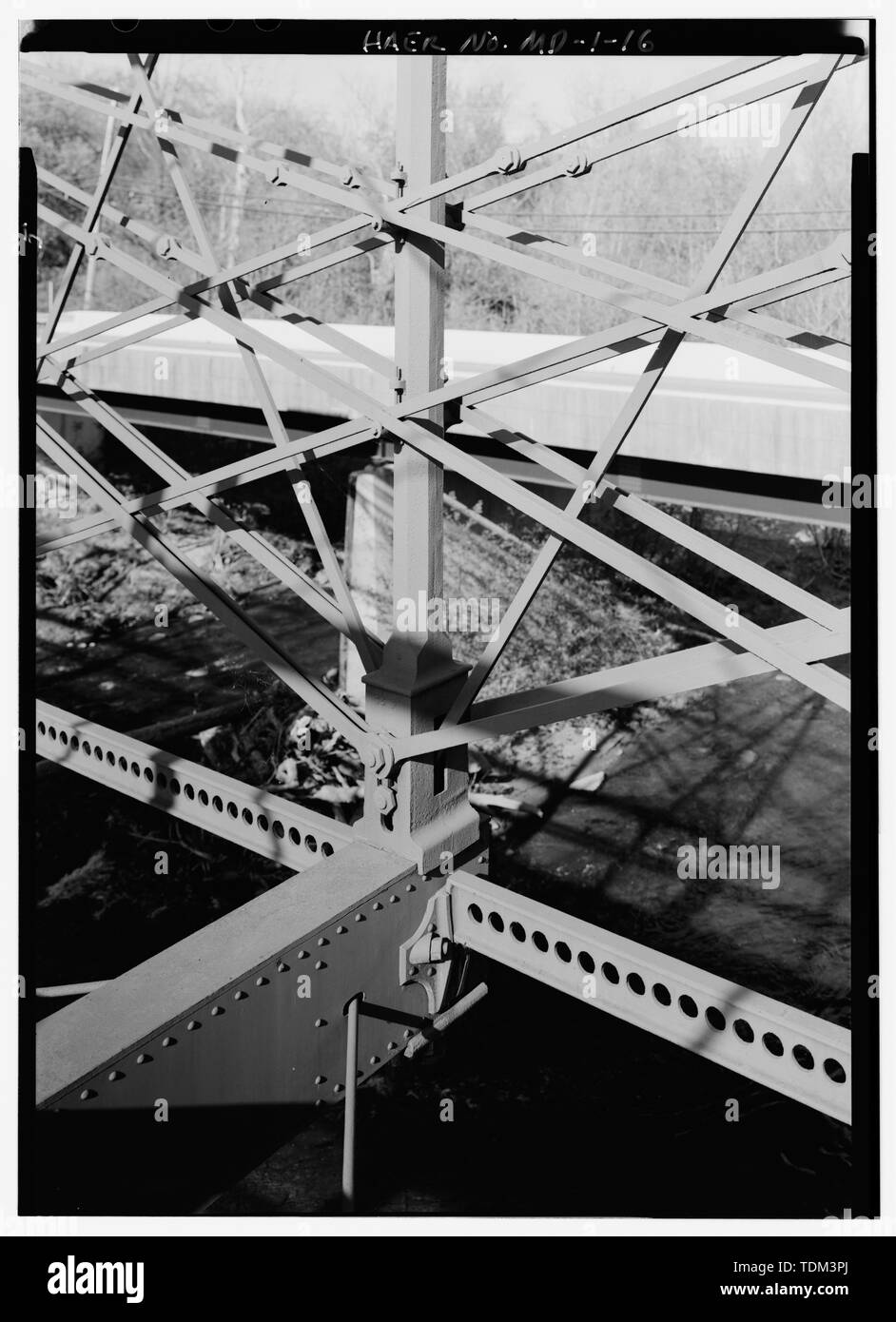 PANEL POINT IN THE BOTTOM CHORD, SHOWING CONNECTION WITH DIAGONAL ...