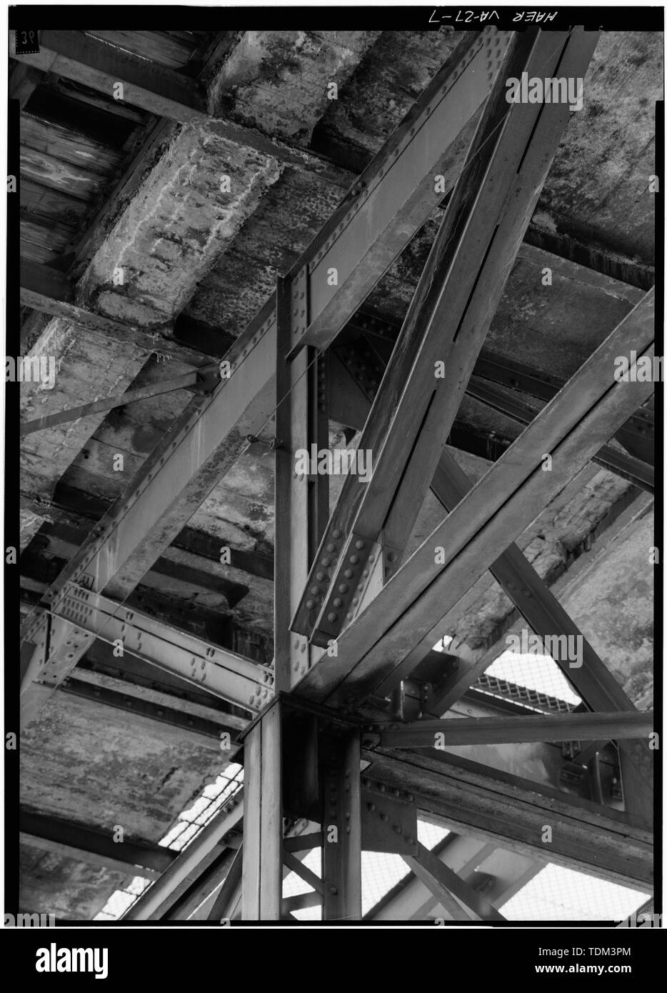 Warren steel through truss hi-res stock photography and images - Alamy