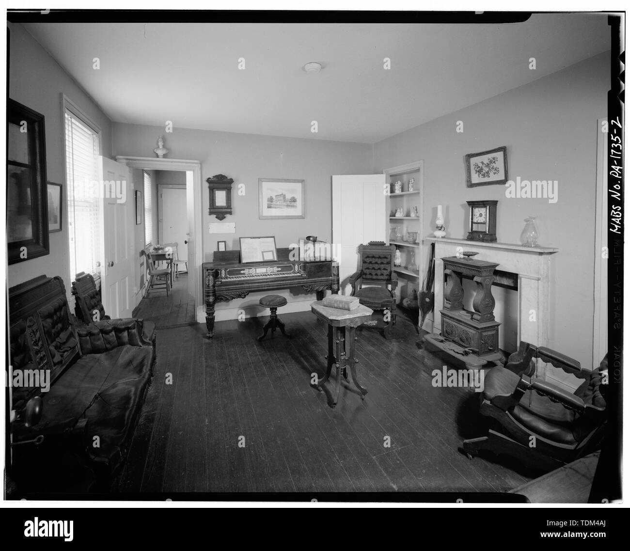 Edgar allan poe hi-res stock photography and images - Alamy