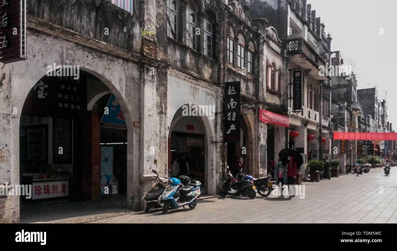 Tourists outdoor buildings buildings hi-res stock photography and ...