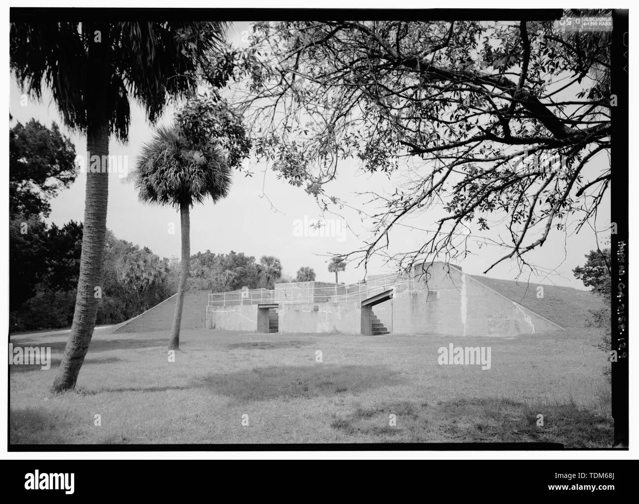 PERSPECTIVE VIEW OF BATTERY HAMBRIGHT LOOKING NORTHWEST - Fort Pulaski ...