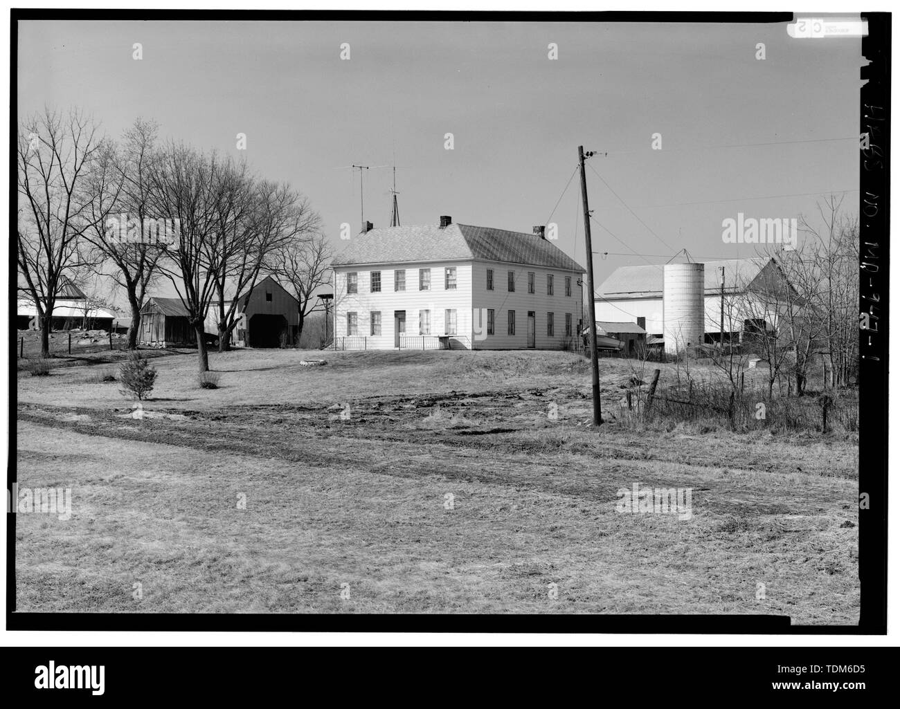 PERSPECTIVE VIEW OF EAST (FRONT) AND NORTH SIDE - Remsberg House, Route ...