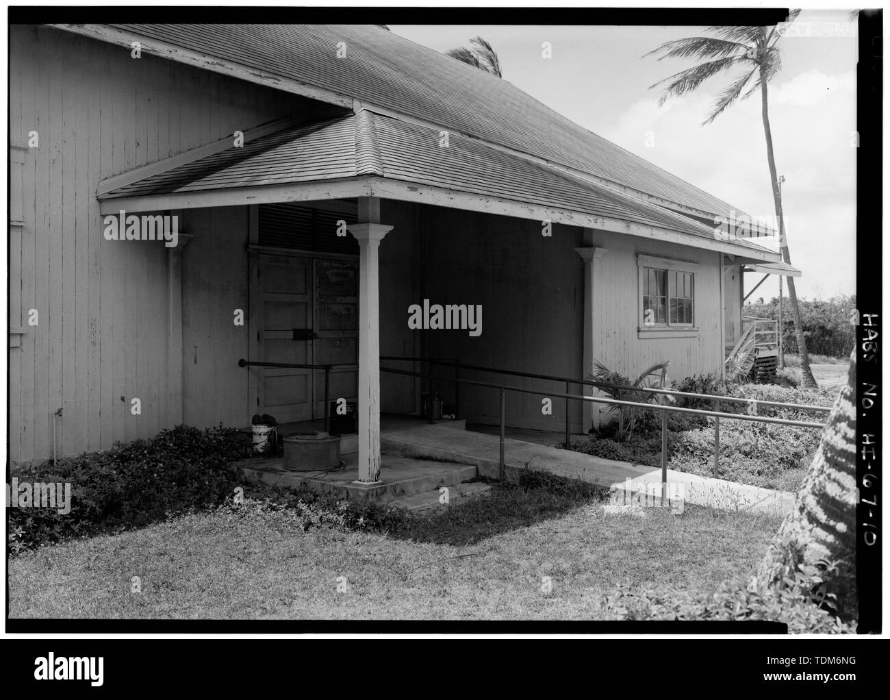 PERSPECTIVE VIEW OF EAST ENTRANCE, FROM SOUTHEAST - Kalaupapa Social ...
