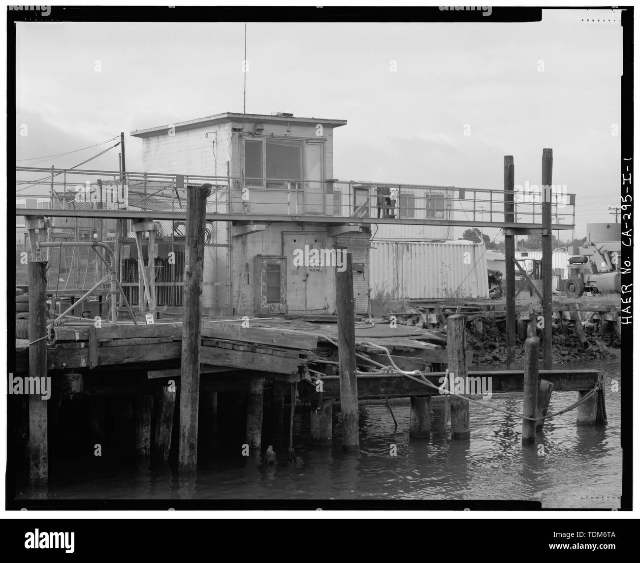 Front street shipyard hi-res stock photography and images - Alamy