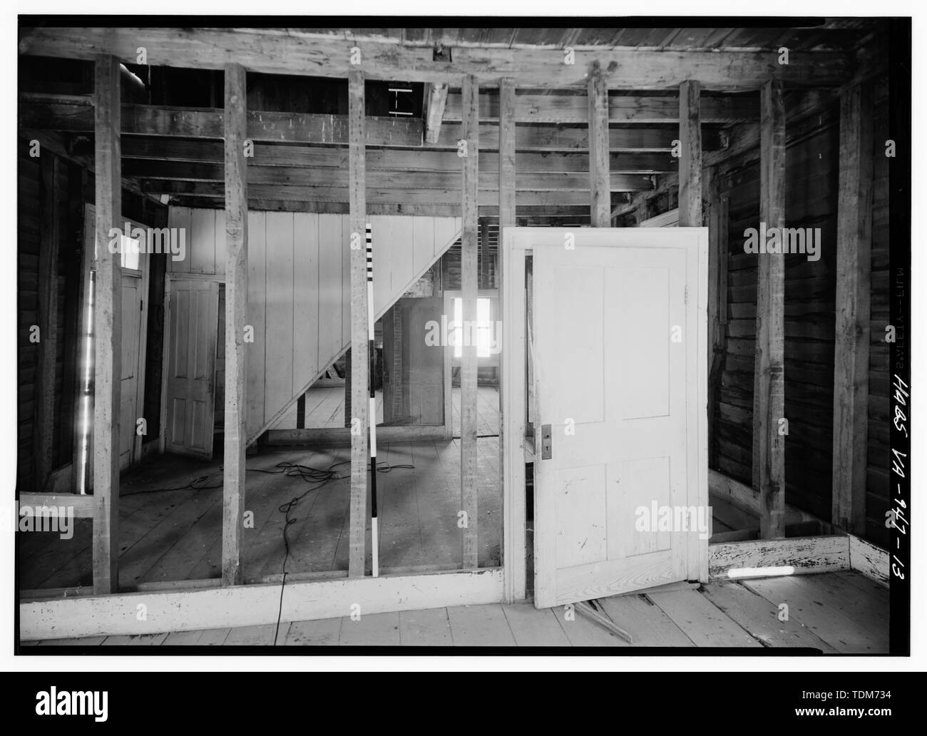 PERSPECTIVE VIEW OF INTERIOR DOOR AND SURROUND - Mariah Wright House ...