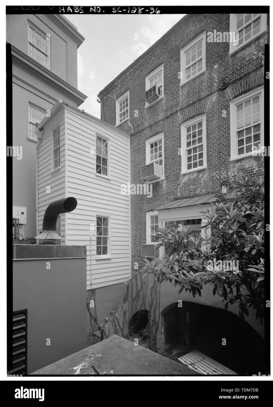 Tenement tenements Black and White Stock Photos & Images - Alamy